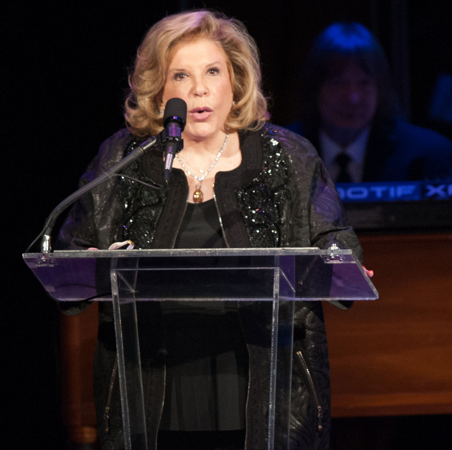Wallis Annenberg receives inaugural Kennedy Center Award for the Human ...